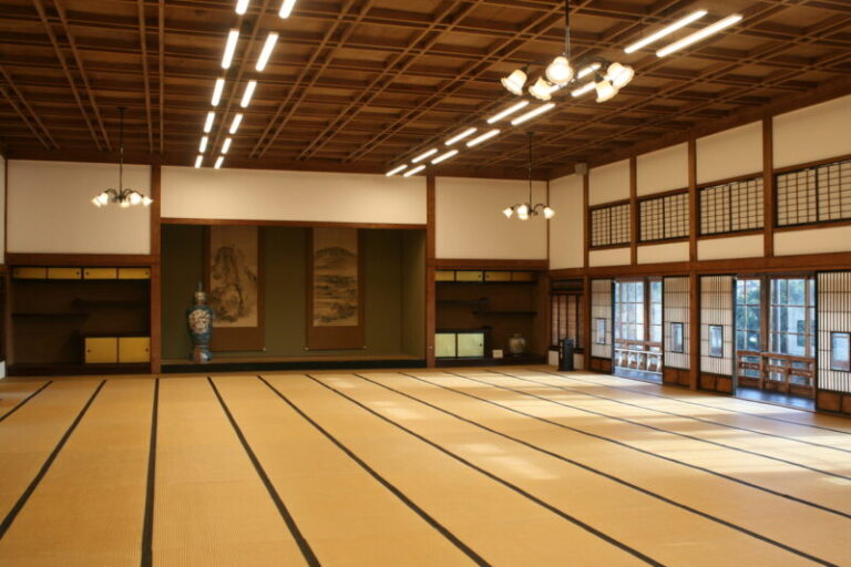 藤井風「まつり」ロケ地は2箇所！撮影場所は臨江閣と楽山園！SNSでは監督予想も！ – 知りタイムズ